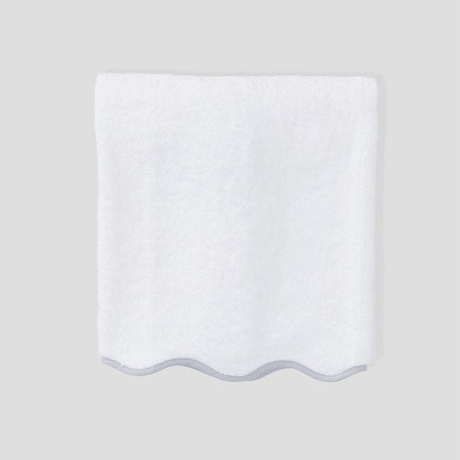 Scallop Bath Towel Collection | Weezie Towels
